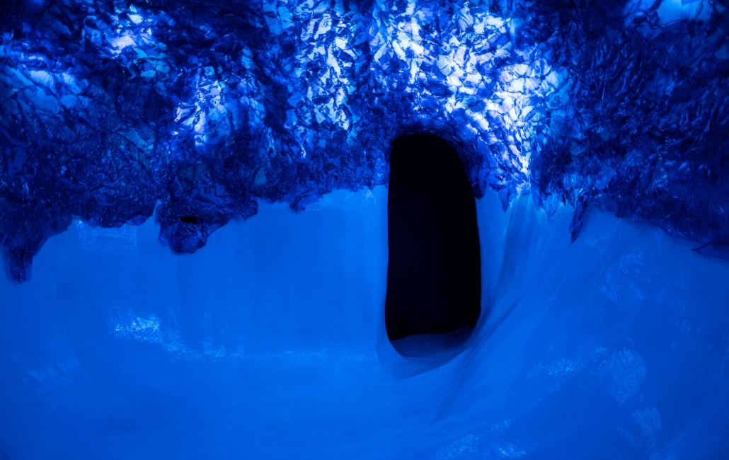 Artist Kelly Nunes Explores Relationship Between Water and Plastic in ...